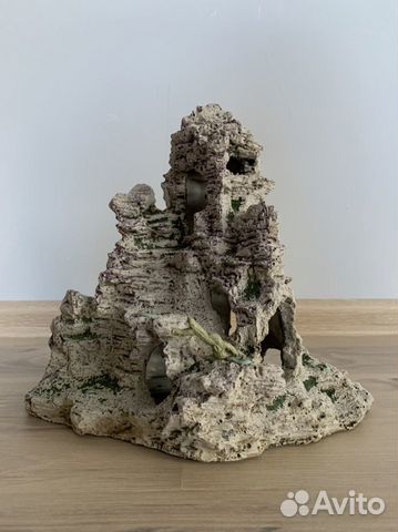 Камень в аквариум